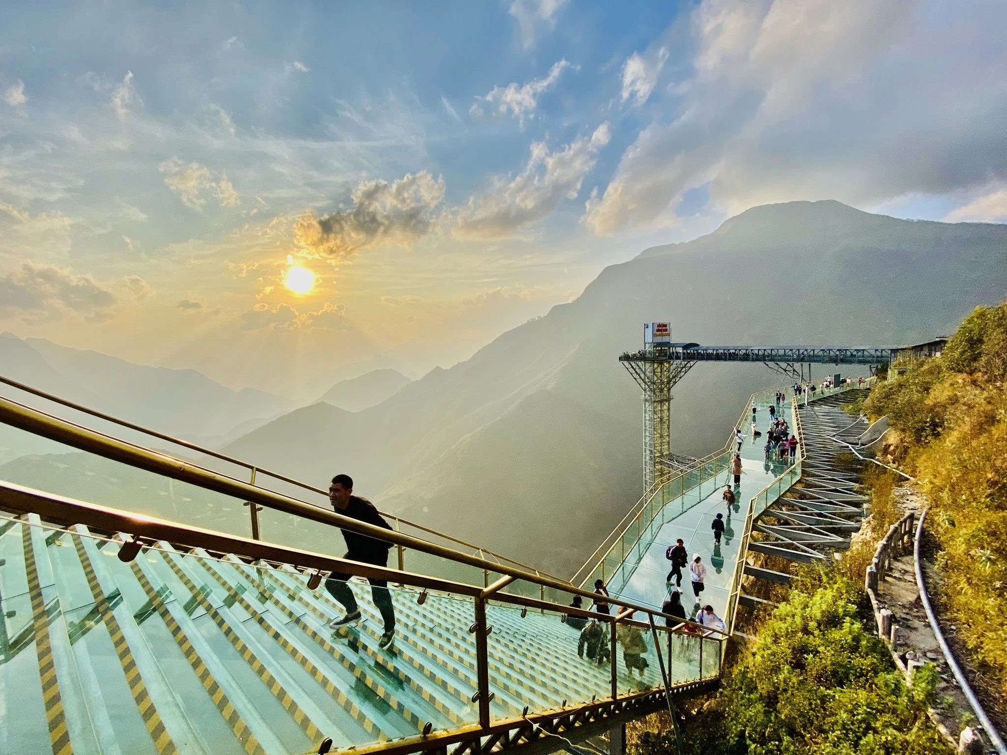 Tour du lịch 2 ngày 1 đêm Sapa - Cát Cát - Cầu kính Rồng Mây - Du lịch ...